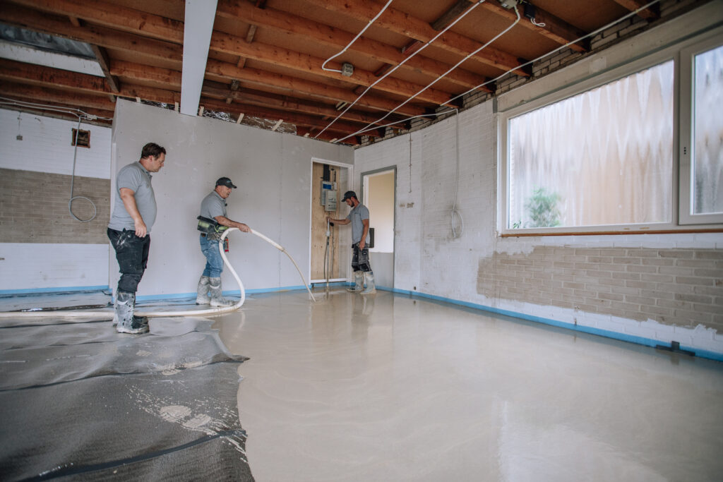 Anhydriet gieten op een moeilijk bereikbare plek - Solid Floors